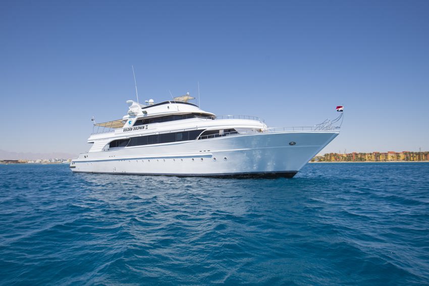 All golden-dolphin-fleet underwater m-y-golden-dolphin-1 m-y-golden ...